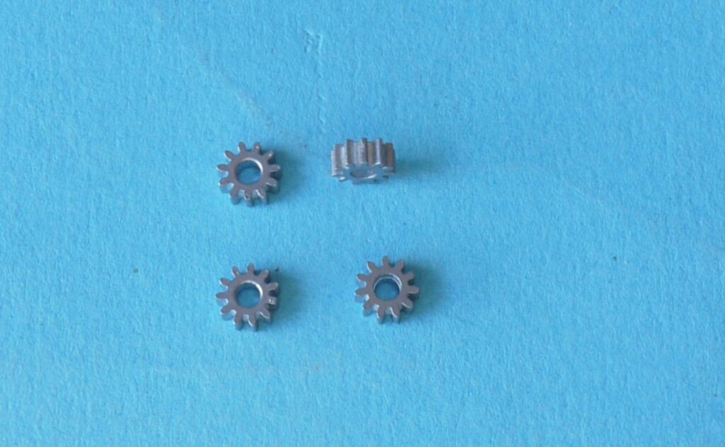 X8271 S4553 Hornby 4 × Spur Gears 11T 11 Tooth Alloy for 3 Pole ...